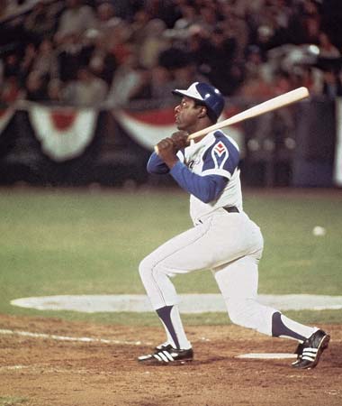 37 Years Ago: Hank Aaron Becomes Baseball's Home Run King | Sports Then ...